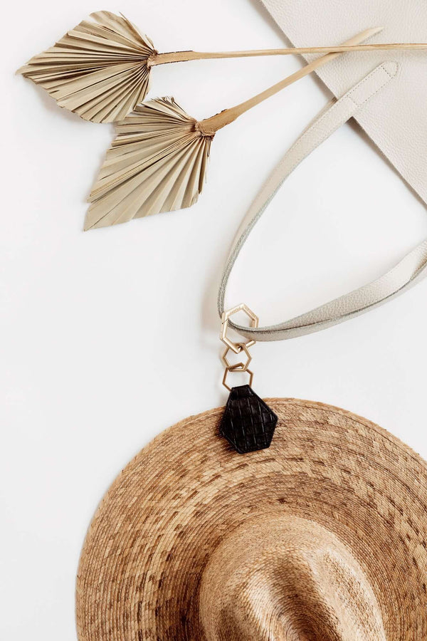 Hex Design Hat Holder Clip: Stylish and Functional